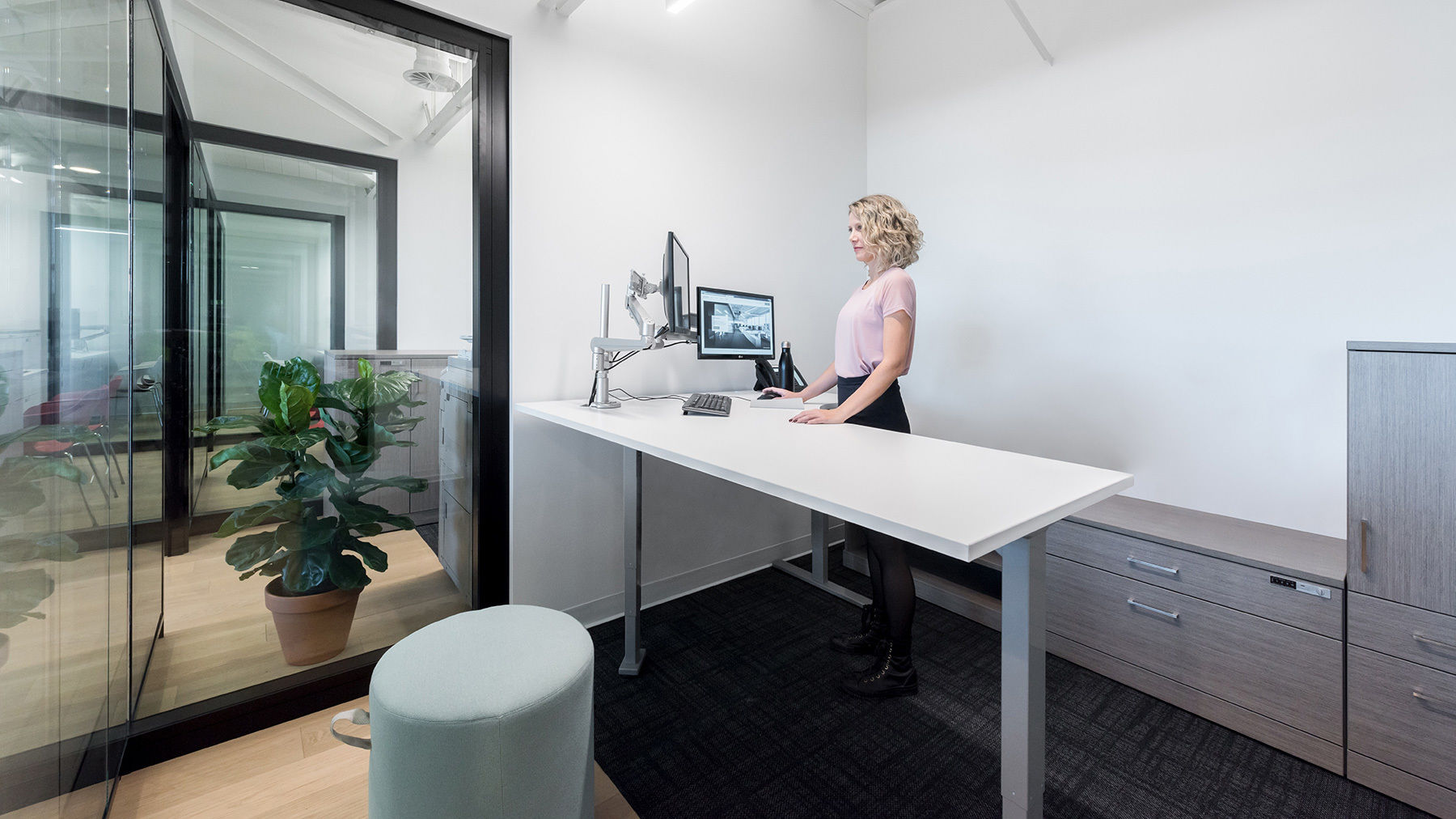 Ergonomic Solutions & Adjustable Height Desks I Creative Office Furniture